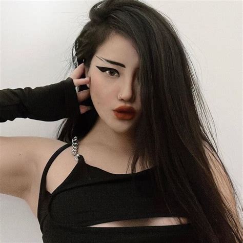 Adventurously Adventurously • Threads Say More