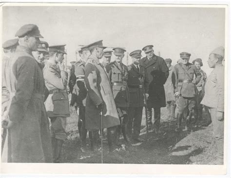 Фото Допрос военнопленного красноармейца 1919 год История России в фотографиях