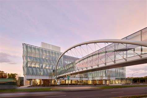 Triangular Glass Panels Wrap Knight Center At The University Of Oregon