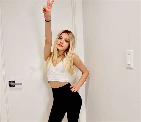 Coco Quinn Age Bio Gavin Magnus Babefriend Birthday Hair