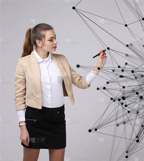 全球网络连接概念，女性与未来的界面工作