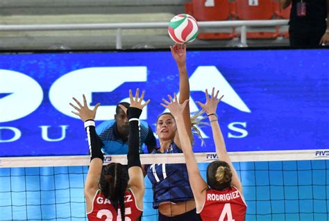 La Sonorense Karina Flores Luce En El Primer Partido De México En La