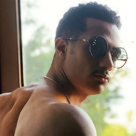 اسخن صور محمد رمضان عاري تماماً 10 صور الفن والجمال