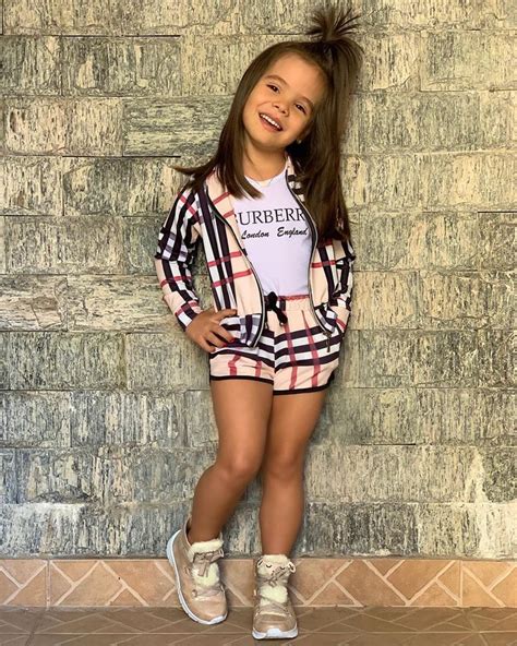 Pin em looks de criança