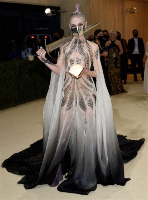 Grimes Met Gala 2021 Met Gala Outfits Fashion Futuristic Fashion