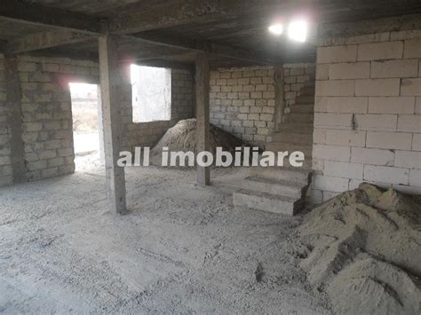 Vila De Vanzare In Zona Lazu Din Agigea