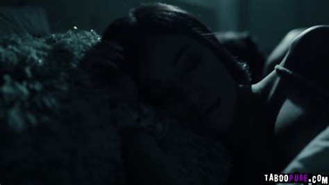 Ricky Spanish Sneaks Into Savannah Sixx Room And Demands Sex