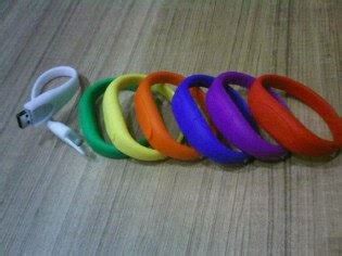 Everything About Me Jual Gelang Unik USB Gelang Silicone Full Of Color
