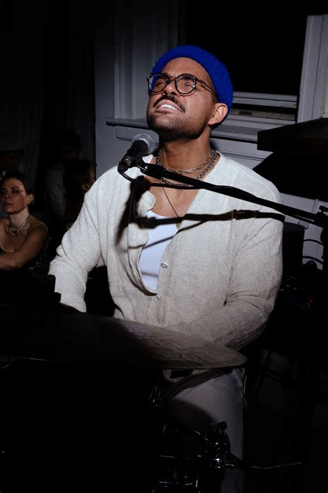 LunÀtico — Mchl Caleb Michel Joel Ross Evan Wright Dion Kerr