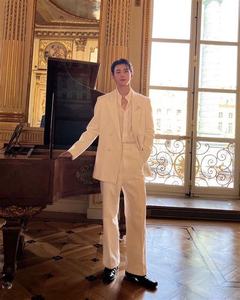 차은우 흰색 수트 스타 이런모습 네모판