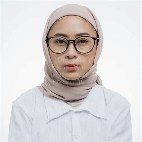 Sora Kacamata Cat Eye Heykama