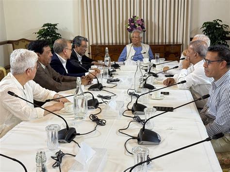 Chief প্রধান উপদেষ্টার নেতৃত্বে ঐকমত্য কমিশনের বৈঠক অনুষ্ঠিত ঢাকা এপ্রিল ২৮ ২০২৫ আজ সোমবার