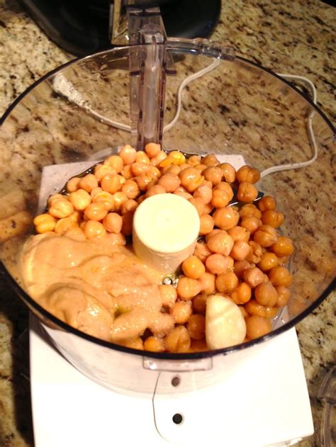Smooth And Simple Hummus Recipe
