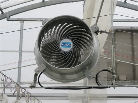 ビニールハウス内の電気工事のご依頼をいただきました。 滋賀県の草刈・伐採・防犯対策工事｜有限会社エル・ビー・エル コーポレーション