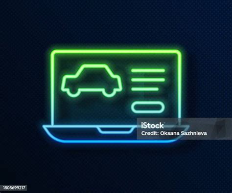 파란색 배경에 격리 된 자동차 아이콘의 빛나는 네온 라인 하드웨어 진단 조건 자동차 서비스 및 수리 부품 벡터 개념에 대한 스톡