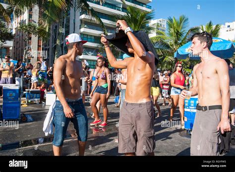 Rio De Janeiro March 15 2017 Young Brazilians Celebrate Carnival At