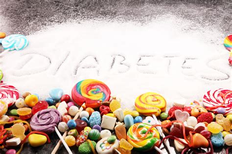 다이어트와 체중 손실 달콤한 거부입니다 당뇨병 텍스트 개념입니다 검은 설탕 설명입니다 과자입니다 먹고 맛 내기에 대 한 의존에서 당뇨병 문제 해 0명에 대한 스톡 사진 및