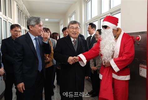 정근식 서울교육감 강서양천교육지원청 격려 방문