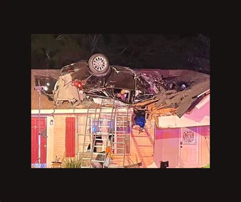 A Woman Crashed Her Car Into The Roof Of A Zachary Home 3ia