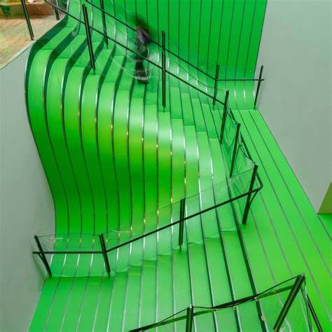 Heatherwick Gives New York Longchamp Store Energy Green Makeover