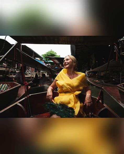 ヴィクトリア・ツラノーヴァさんのインスタグラム写真 ヴィクトリア・ツラノーヴァinstagram 「10 фото из разных точек мира в разные годы