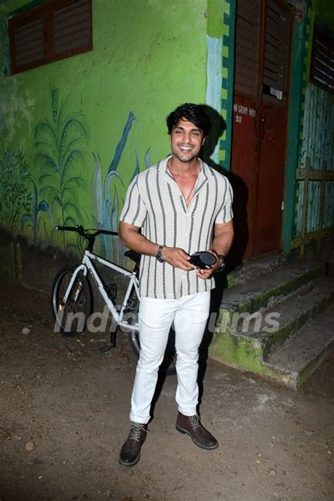 Priyanka Chahar Choudhary Ankit Gupta And Sajid Khan Snapped In Juhu