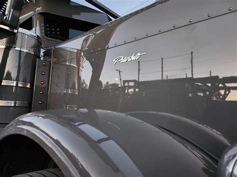 Custom Script Peterbilt Emblem 11ga Ss