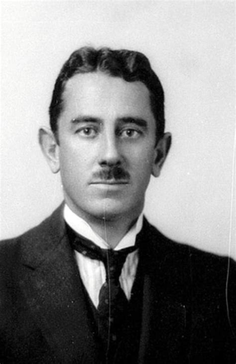Pin By Shira Gigi On Creative Fuels Person Photography Portrait Victorian Men