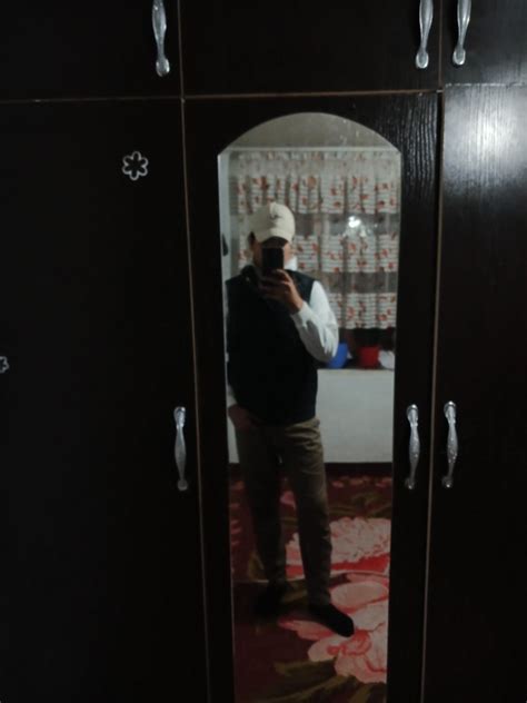 Создать мем шкаф мужчина шкаф коридор Картинки Meme