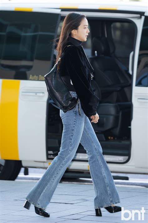 블랙핑크 지수 사뿐사뿐 이마미녀 포토