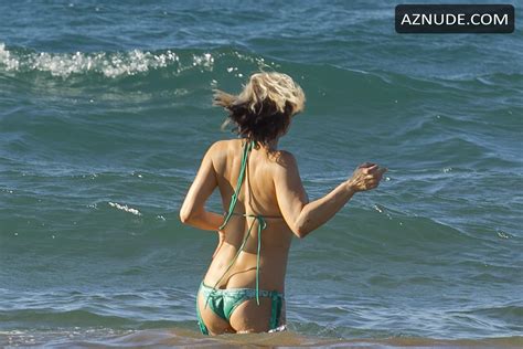 Fergie Sexy Beach Body In Tiny String Bikiniin Maui Hawaii Aznude