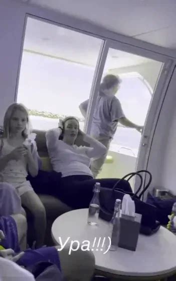 Теперь официально девушка Тимати Валентина Иванова беременна Знаменитости