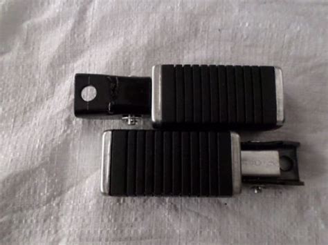 Saga Motorcycle Parts Rear Footrest Glavanize Set Saga Cg125