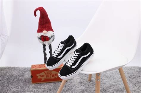 Зимові ️ жіночі кеди Vans Old Skool Winter — ціна 1399 грн у каталозі Кеди Купити жіночі речі за