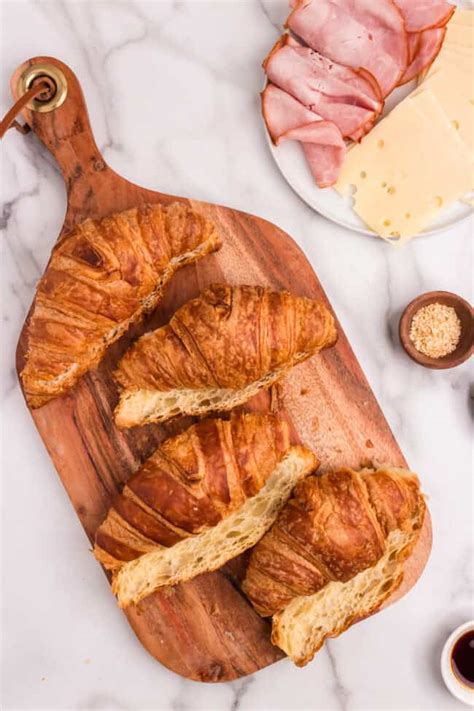 Easy And Delicious Ham And Cheese Croissants Julies Eats And Treats