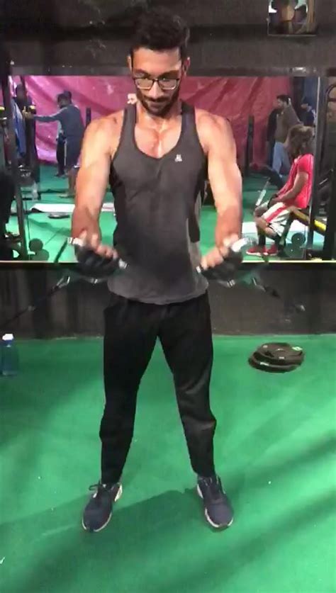 Straight Muscle Guy 4