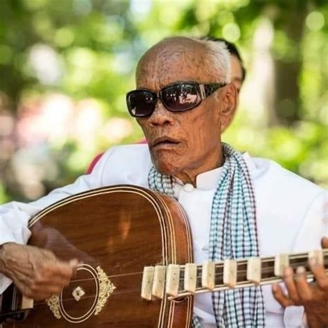 ឃើញហើយរំភើប ក្ដីស្រលាញ់ភរិយាលោកតា គង់ ណៃ ធំធេងណាស់ ធ្វើឲ្យមហាជនរំជួលចិត្ត មានវីដេអូ Khmerload