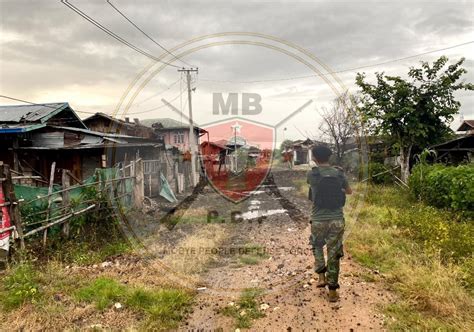 Mizzima News In Burmese မိုးဗြဲမြို့တွင် စစ်ကောင်စီတပ်က ဒေသခံ ဦးရေ ၁၀၀ခန့်ကို လူသားဒိုင်းအဖ