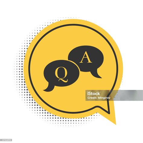 흰색 배경에 격리 된 음성 거품 아이콘의 검은 질문 및 답변 표시 Q 및 기호 Faq 기호 파일 복사 채팅 음성 거품 노란색 음성 버블 기호입니다 벡터 0명에 대한 스톡