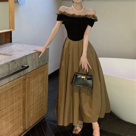 여름신상휴양지원피스 브라운 블랙 배색 오프숄더 주름 반팔 플레어 롱원피스 데이트룩 바캉스룩 비치룩 여행룩 여름 휴양지룩