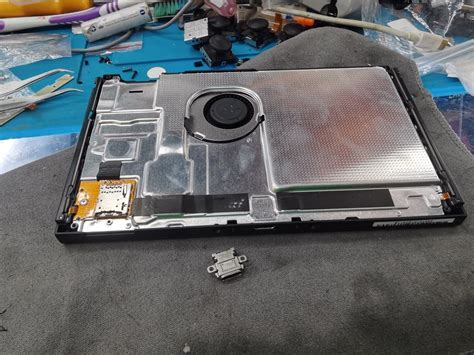 เปลี่ยนช่องชาร์จ Nintendo Switch ด่วนรอรับได้เลยร้านอยู่มาบุญครองชั้น 6 ครับ รับซ่อมเกมส์