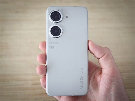 Asus Zenfone Review The Smallest Superphone Stuff