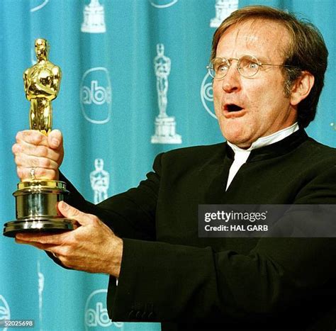 Robin Williams Photos And Premium High Res Pictures Getty Images