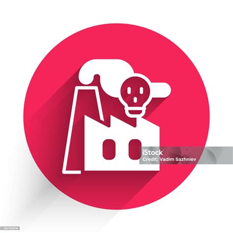 긴 그림자 배경으로 격리 된 공장 아이콘에서 흰색 연기 환경 오염 문제 공장의 연기 파이프 생태 산업 피해 빨간색 원 버튼입니다 벡터 개념에 대한 스톡 벡터 아트 및 기타