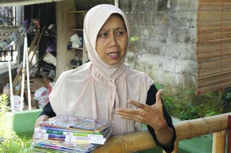 Di Rumah Baca Mereka Gembira Dan Merdeka Halaman All