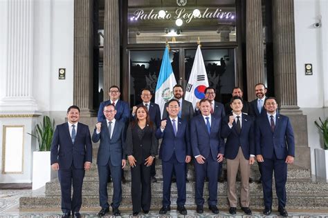 Delegación De La República Corea Visita El Congreso De La República
