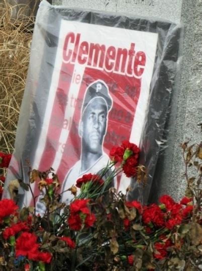 Roberto Clemente ¡presente The Shoeleather History Project