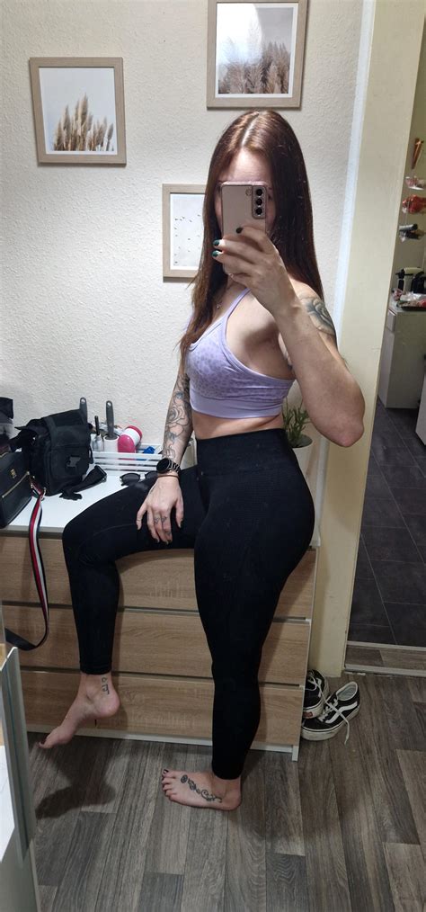 Post Workout Selfie Rleggingsnsfw