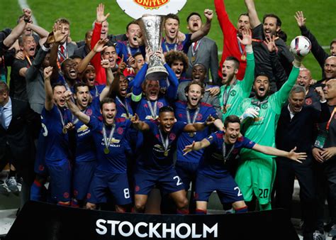 맨유 유로파리그 우승 전세계 가장 비싼 팀 체면은 세워