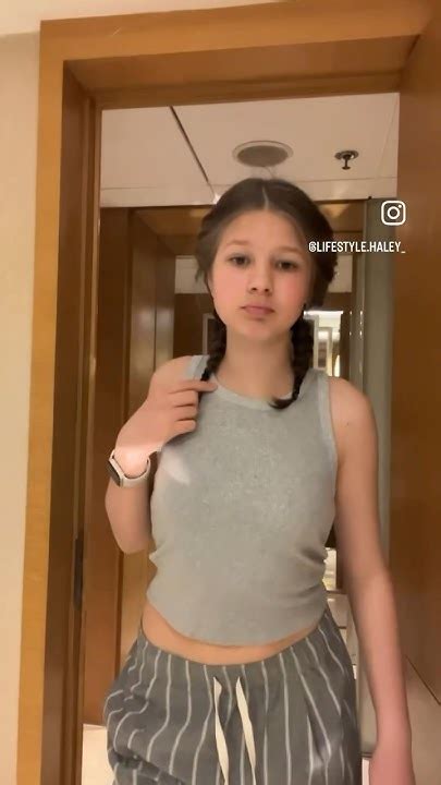 Outfit Inspo 🐚🌊☀️Ода я уже готова в нем идти гулять вдоль моря дададаШтаны топ Uniqlo Youtube